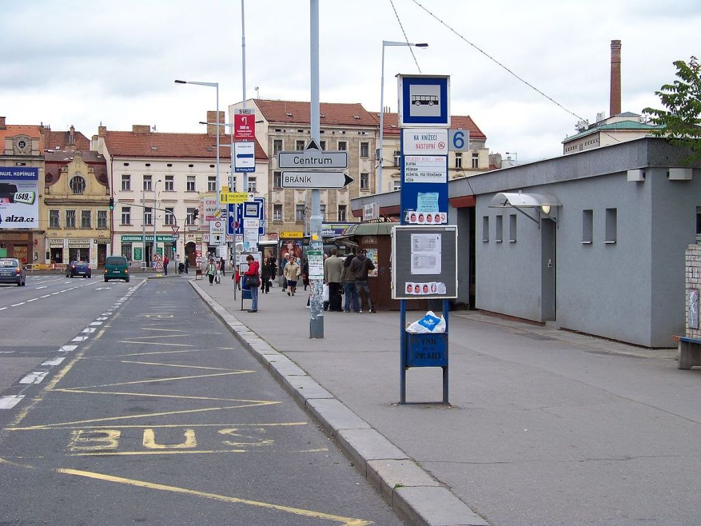 프라하 나 크니제치 버스 터미널