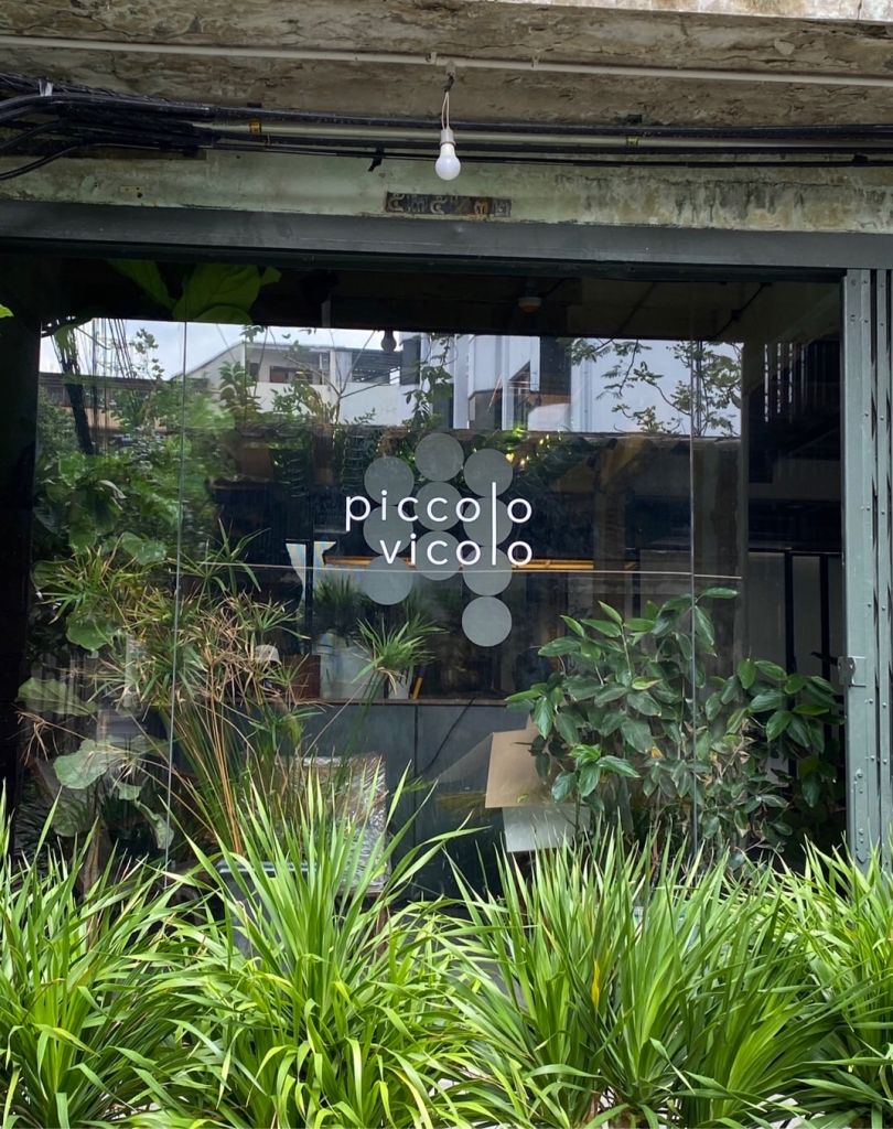 피콜로 비콜로 카페