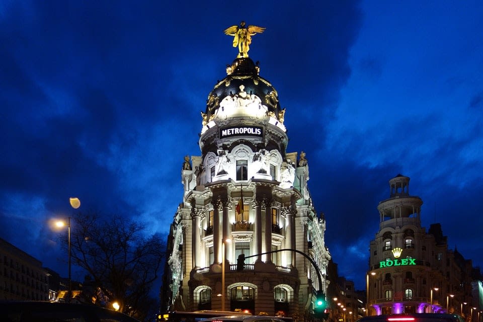 마드리드 메트로폴리스 빌딩