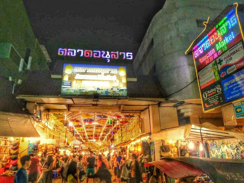 Anusarn Market