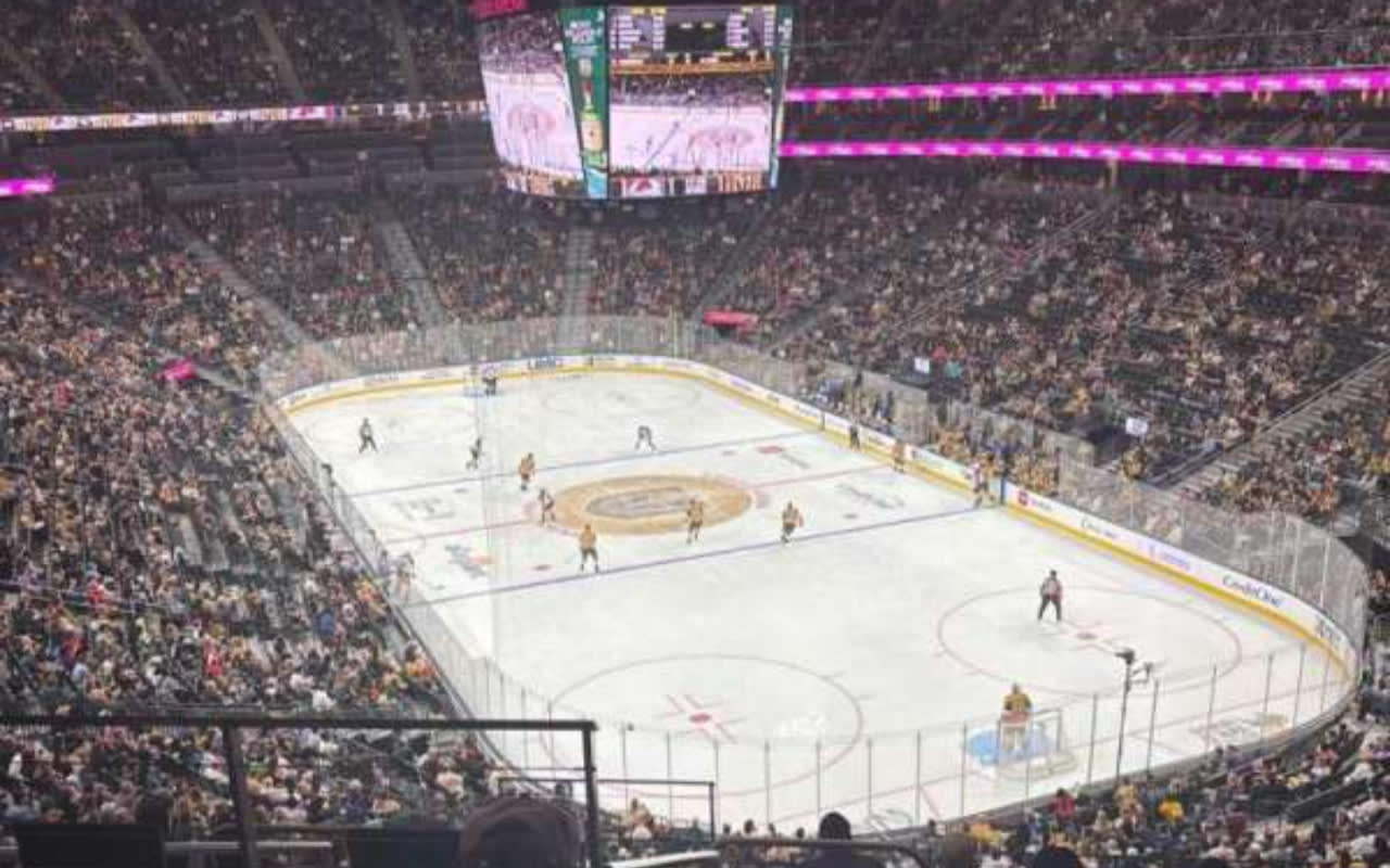 T-Mobile 아레나에서 열리는 베이거스 골든 나이츠 아이스하키 경기 | NOL 인터파크투어